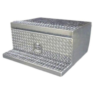 PETERBILT 378 YEAR 1988 DIAMOND PLATE ALUMINUM TOOLBOX WITH SMOOTH ...
