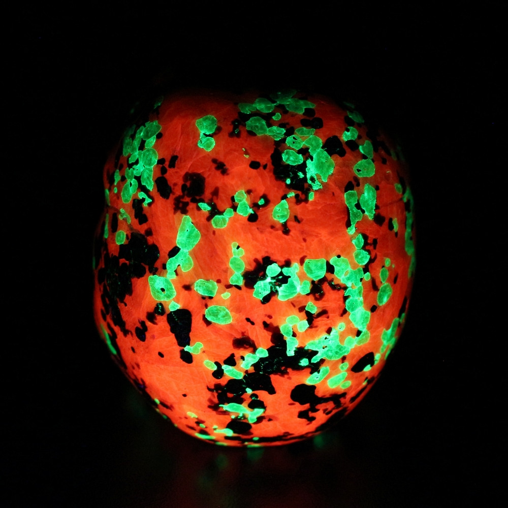 Raven's Fluorescent Willemite Franklinite Calcite Alien Crystal Skull