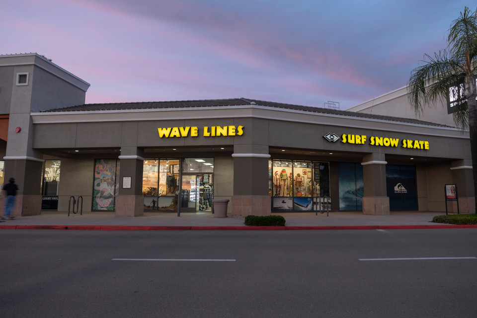 WAVELINES SURF SHOP