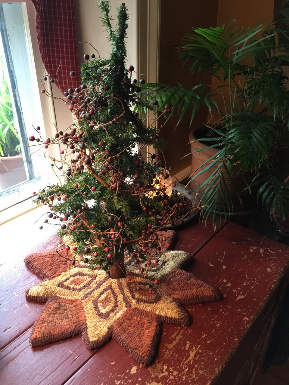 The Christmas Star Tree Skirt Rug Hooking Pattern