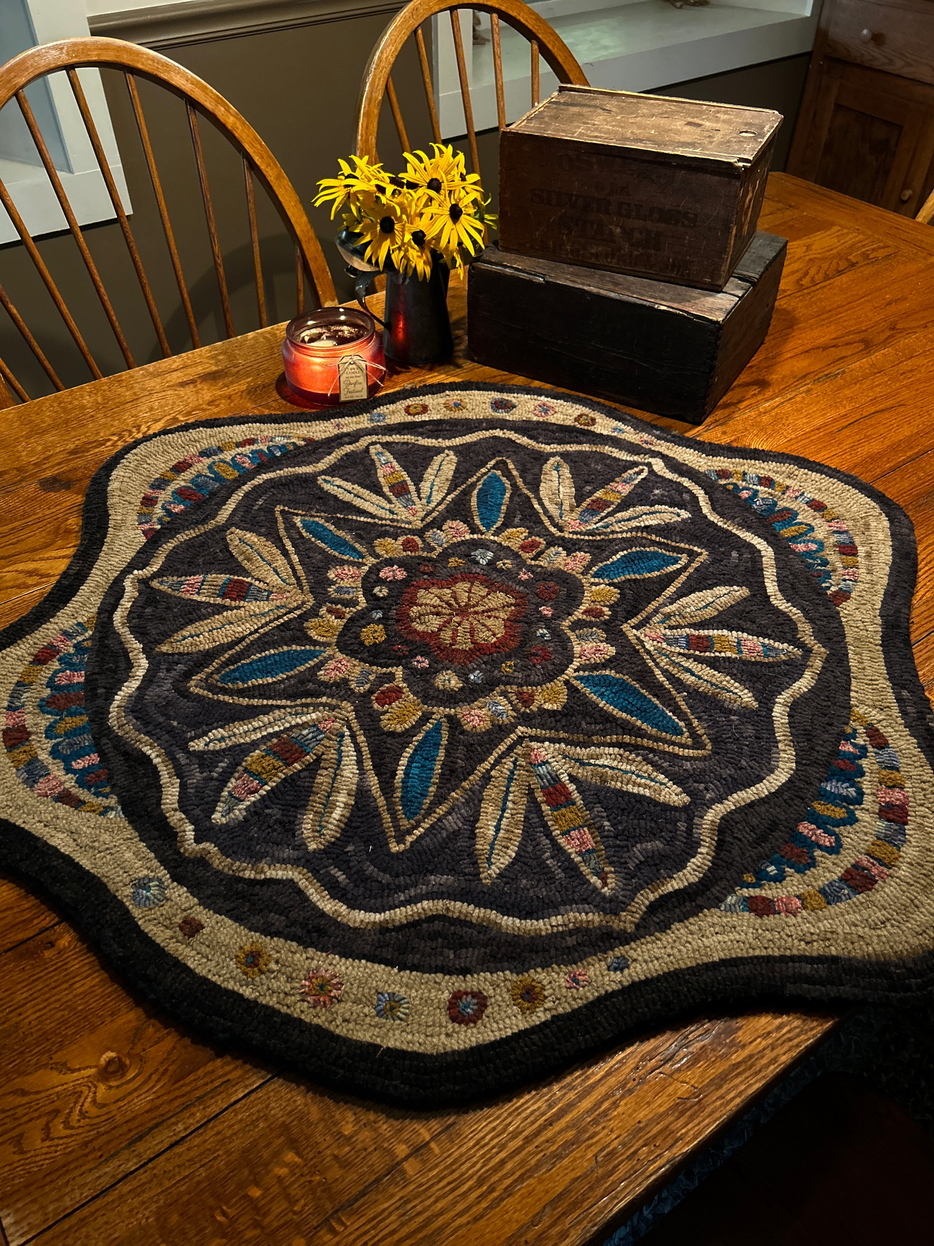 The Woodsy Star Rug Hooking Pattern