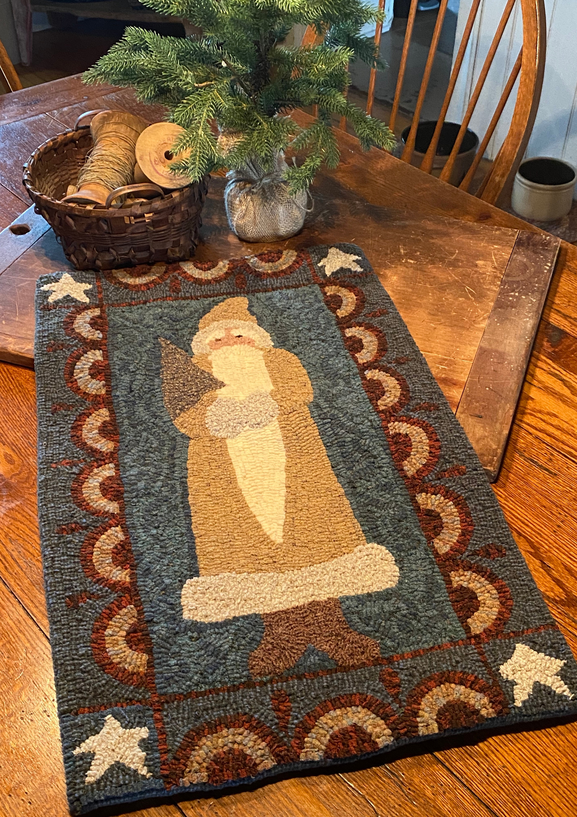 Patterns and Projects - Rug Hooking Patterns and Kits - Christmas Rug ...