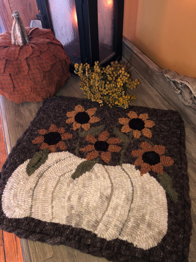 Pumpkin Tavern Rug Hooking Kit