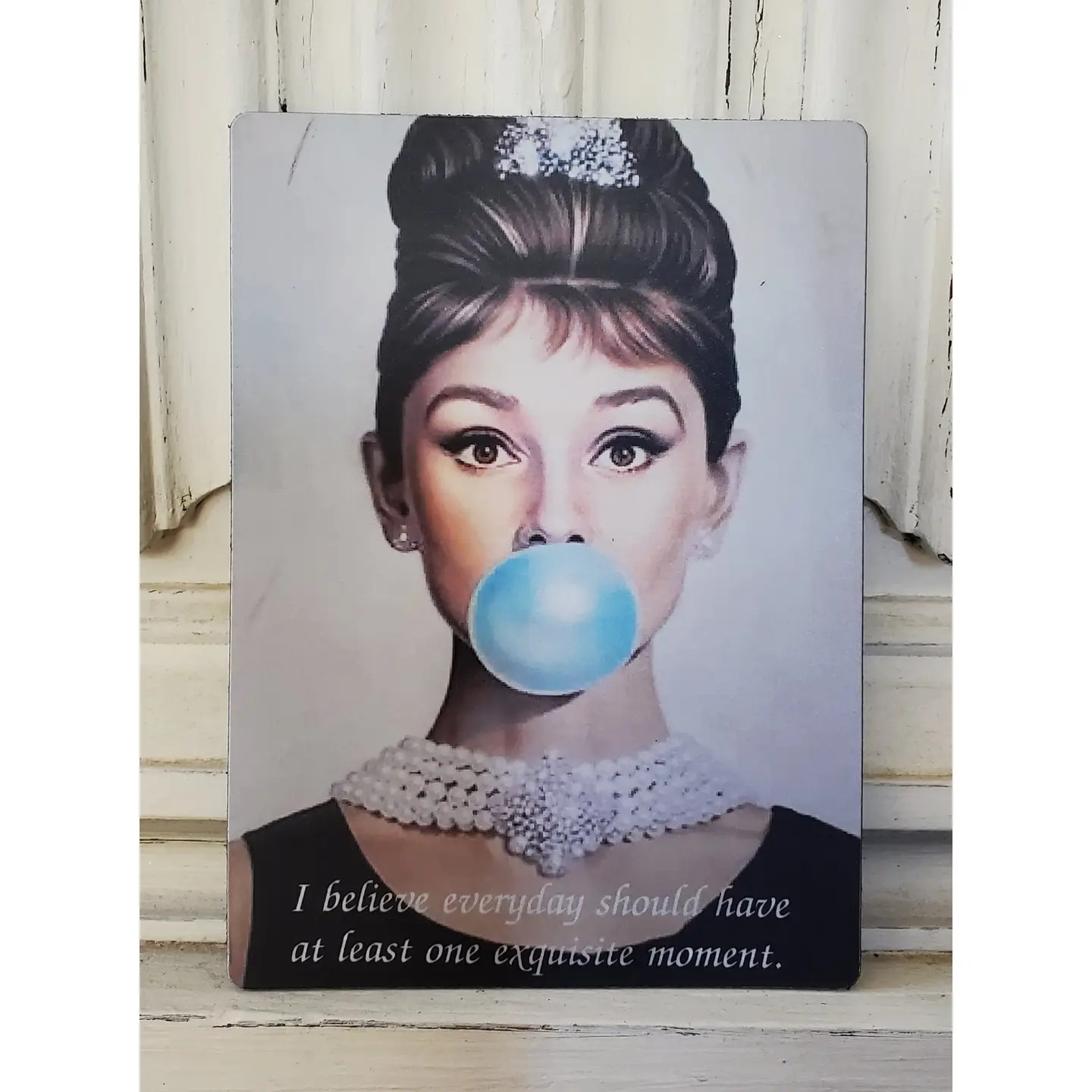 Magnet Large Audrey Hepburn Breakfast At Tiffany’s Bubblegum Bubble ...