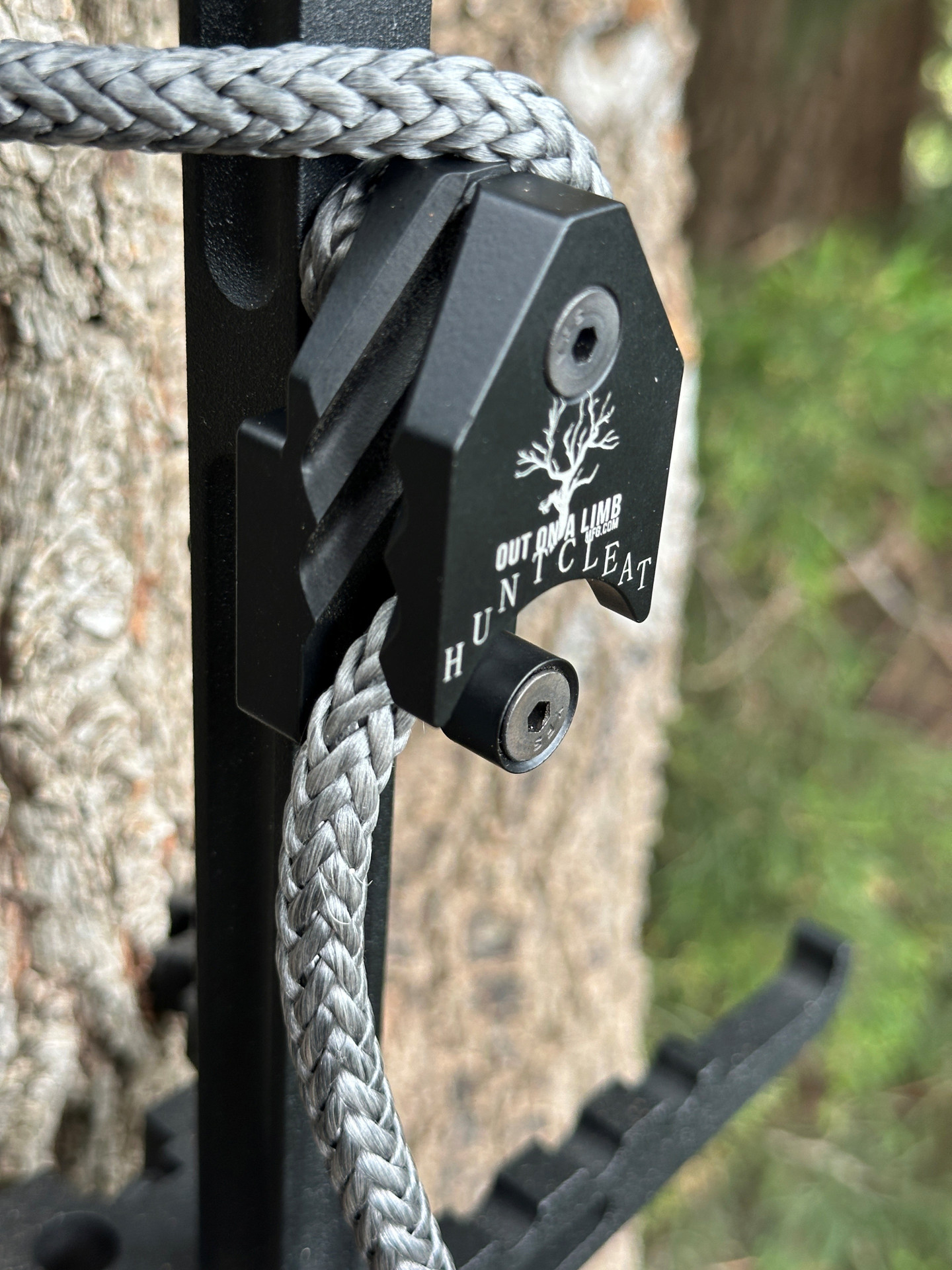 HUNT CLEAT