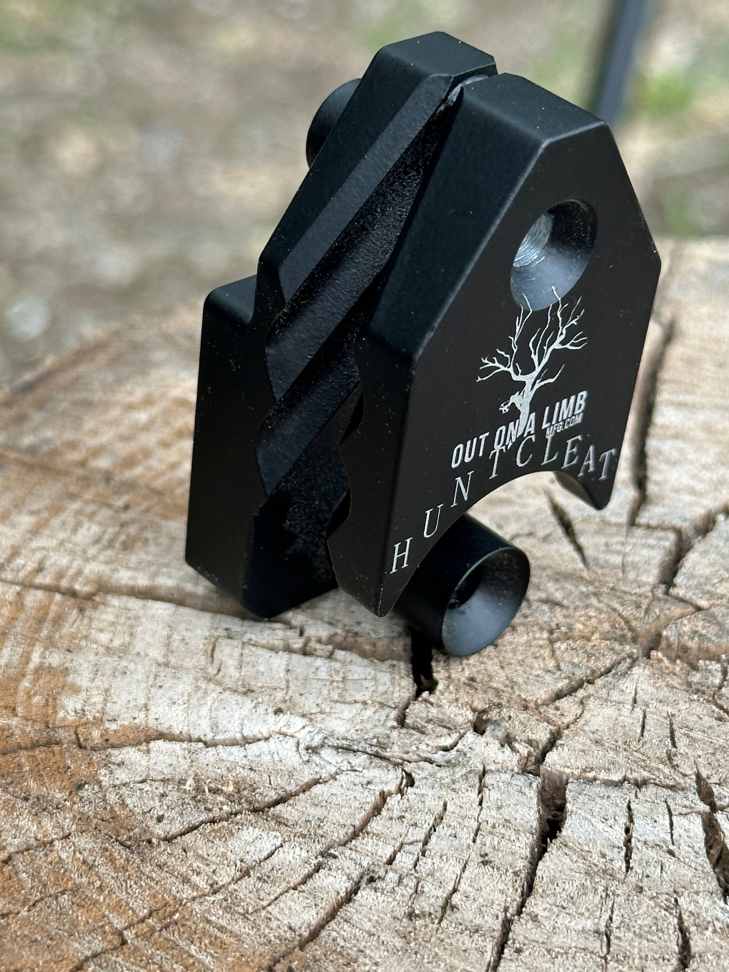 HUNT CLEAT