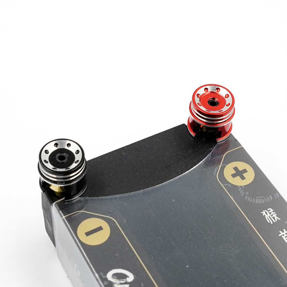 Yeah Racing Aluminium Grips 4mm Bullet Plug Red