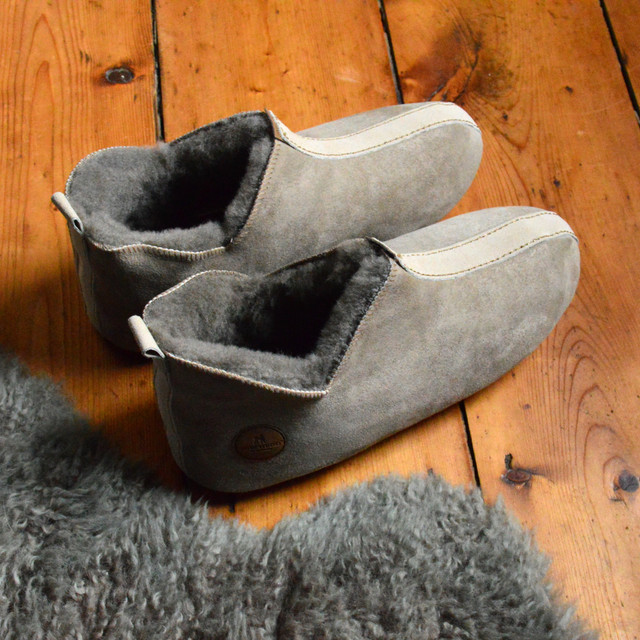 Men's Sheepskin Slipper I Shepherd of Sweden I Popular Design