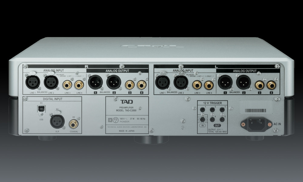TAD C2000 Stereo Preamplifier; TAD-C2000 (New) - The Music Room