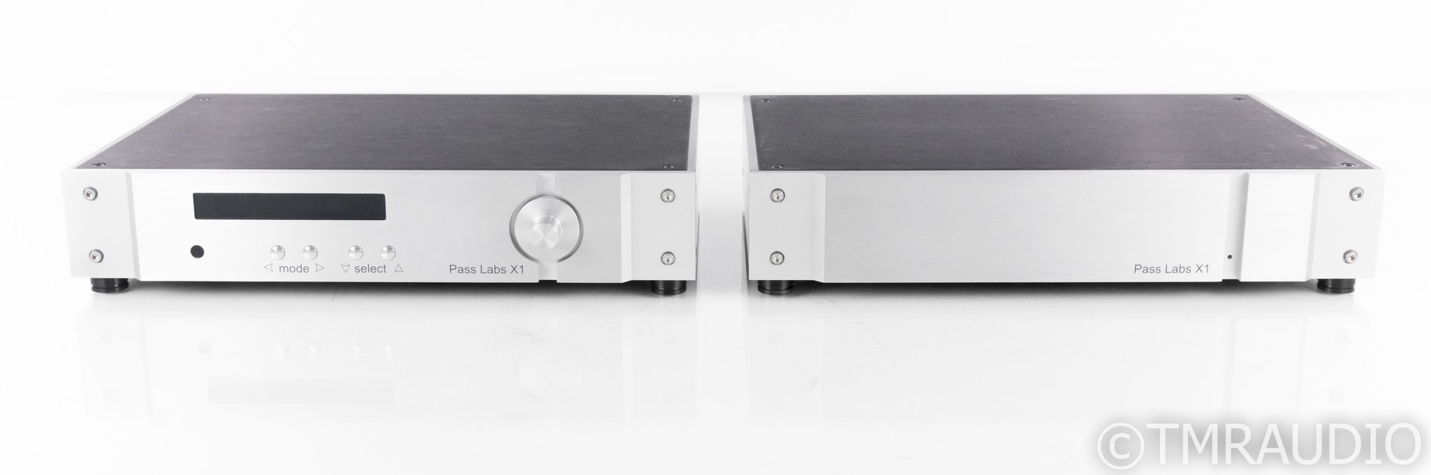 Pass Labs X1 Stereo Preamplifier