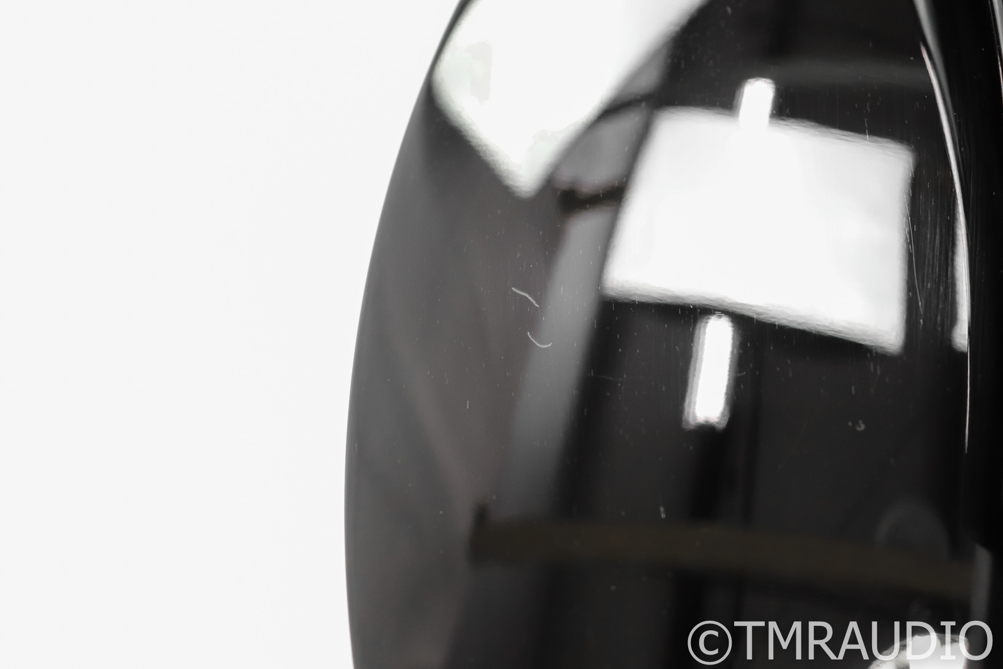 B&W 804 D2 Floorstanding Speakers; Gloss Black Pair; 804D2 - The Music Room