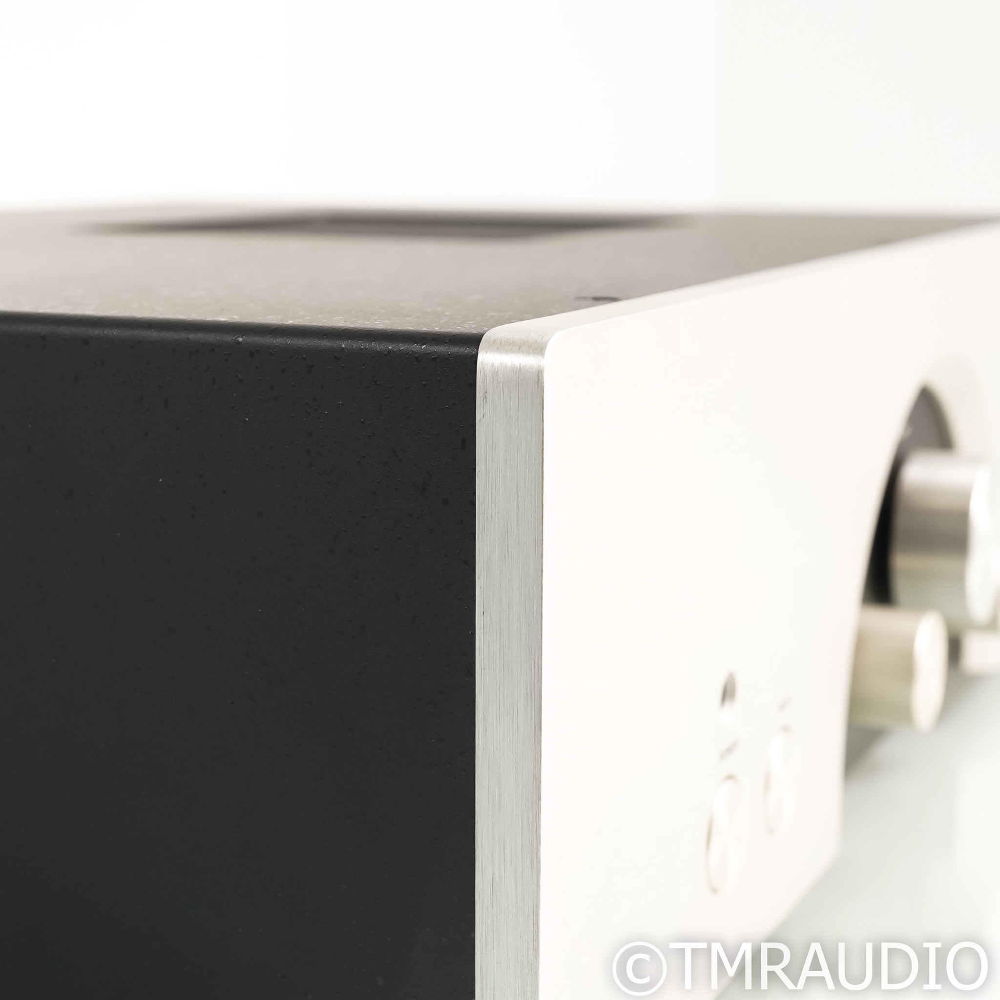 Rogue Audio R99 Magnum Stereo Tube Preamplifier - The Music Room