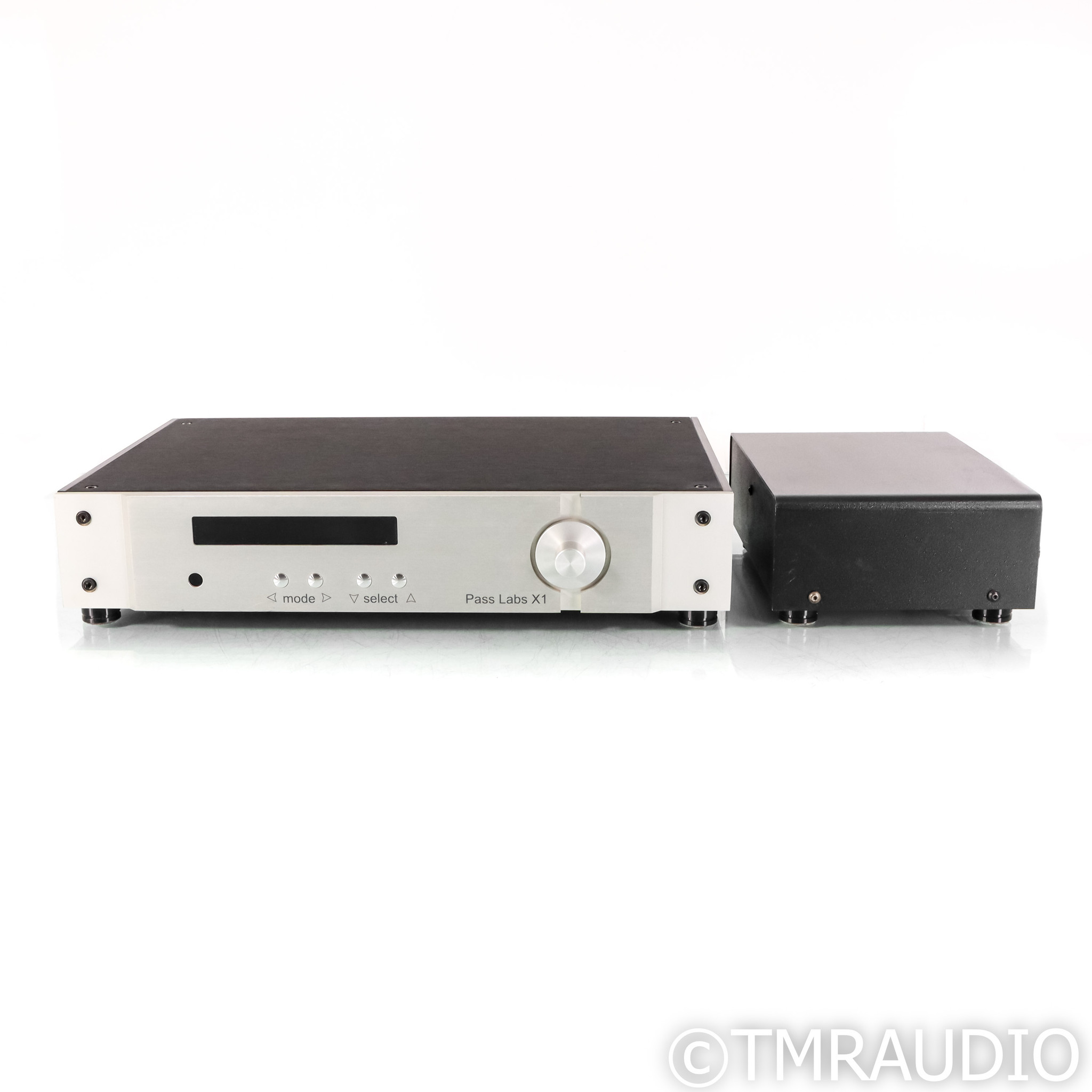 Pass Labs X1 Stereo Preamplifier (SOLD2)