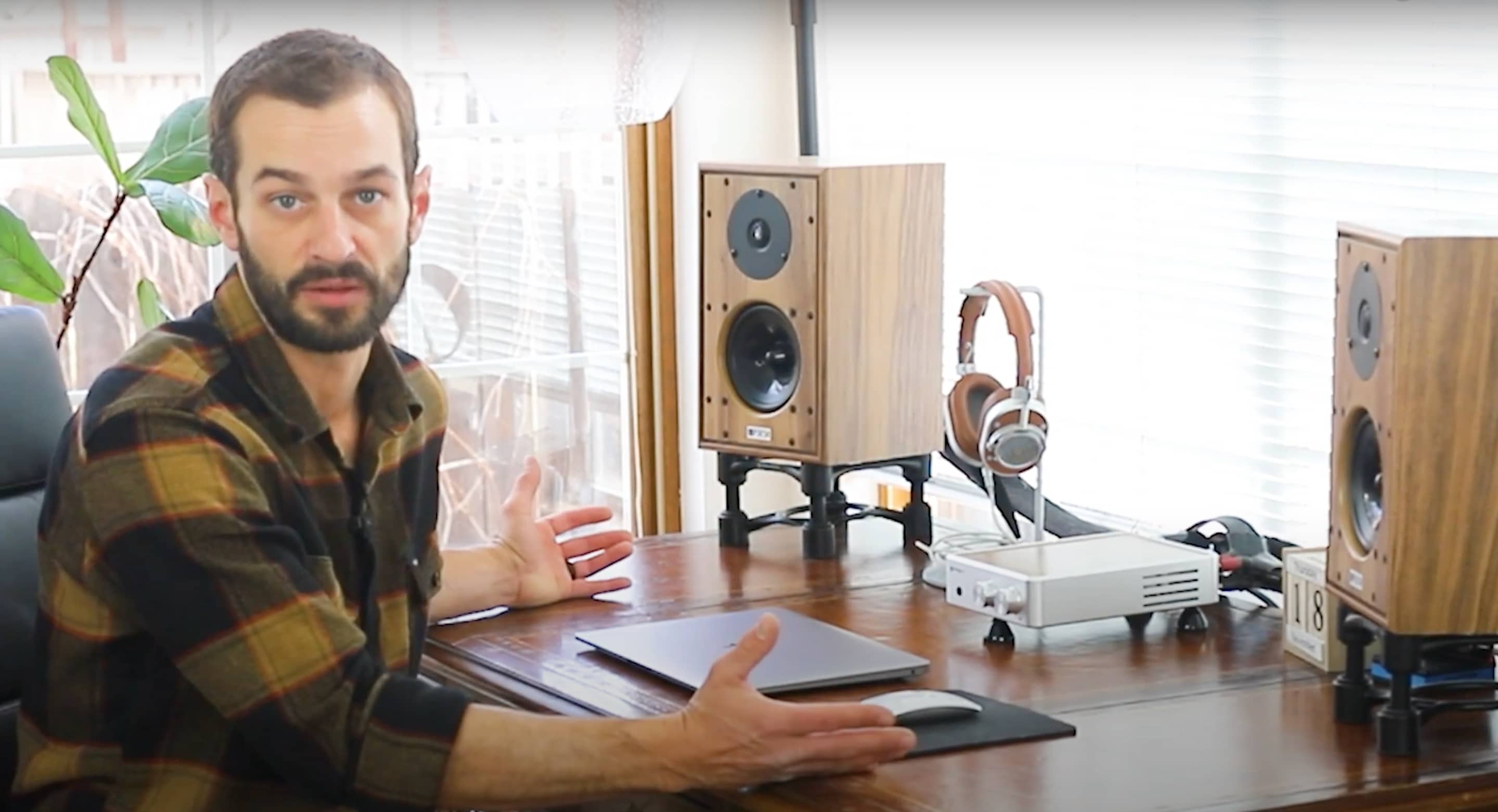 Synergistic Setups Episode 4 - Harbeth P3 & the Ultimate Desktop HiFi ...