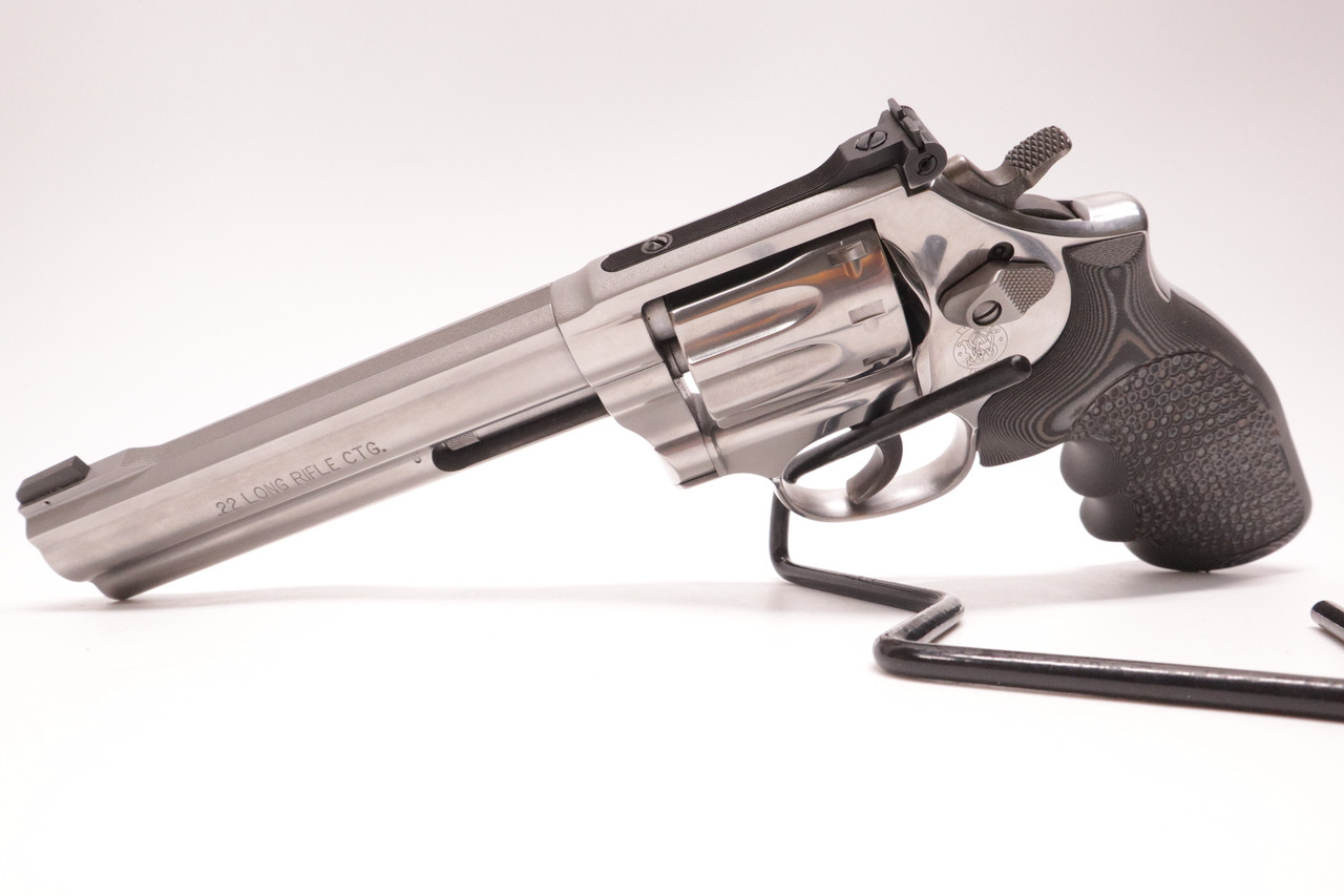 Smith and Wesson 617-6 6" .22LR