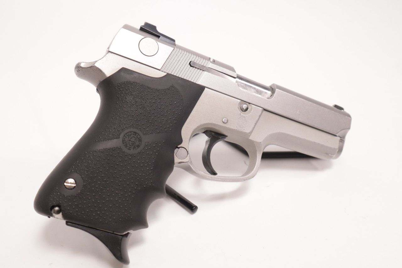 Smith & Wesson Model 6946