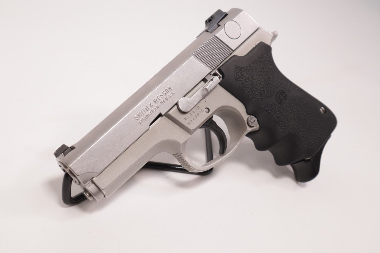 Smith & Wesson Model 6946