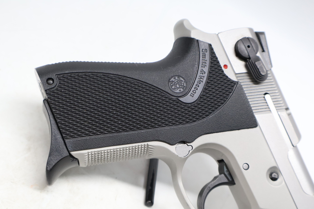 Smith & Wesson 4013TSW .40S&W