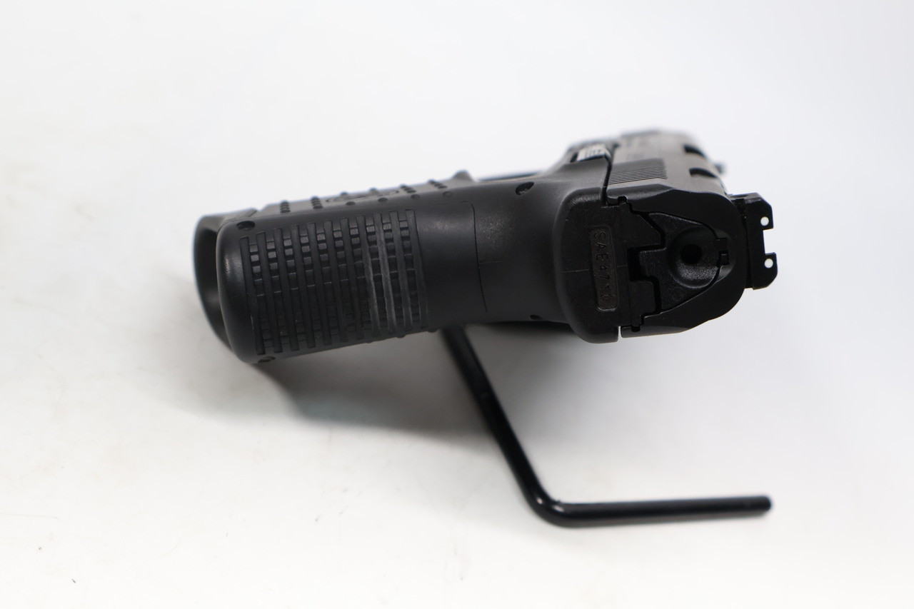 Smith & Wesson SW99C 9mm