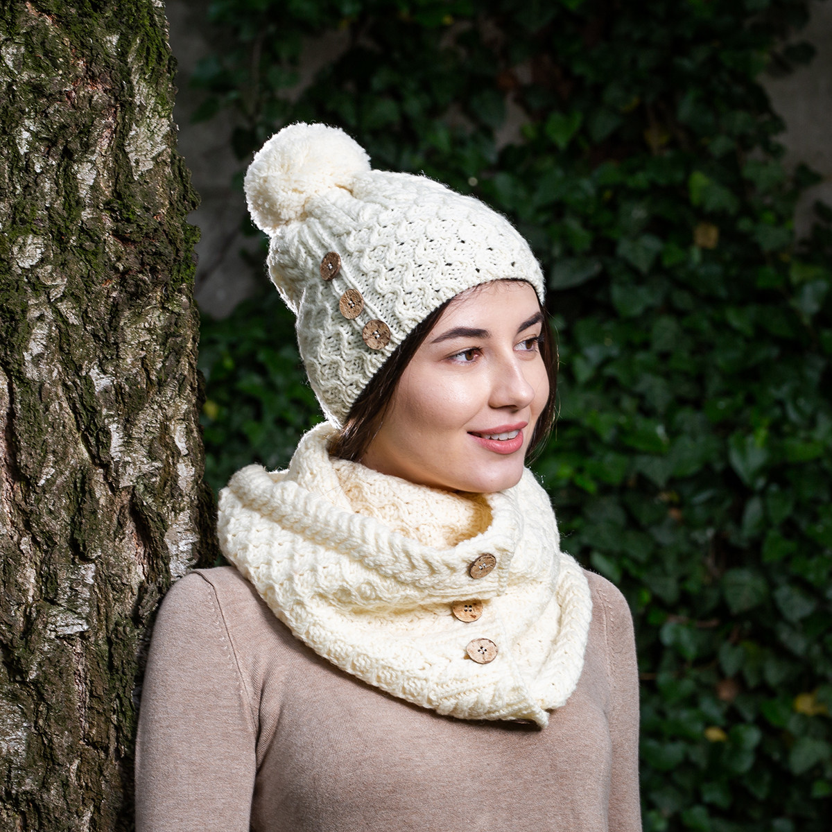 Ladies Button Pom-Pom Hat