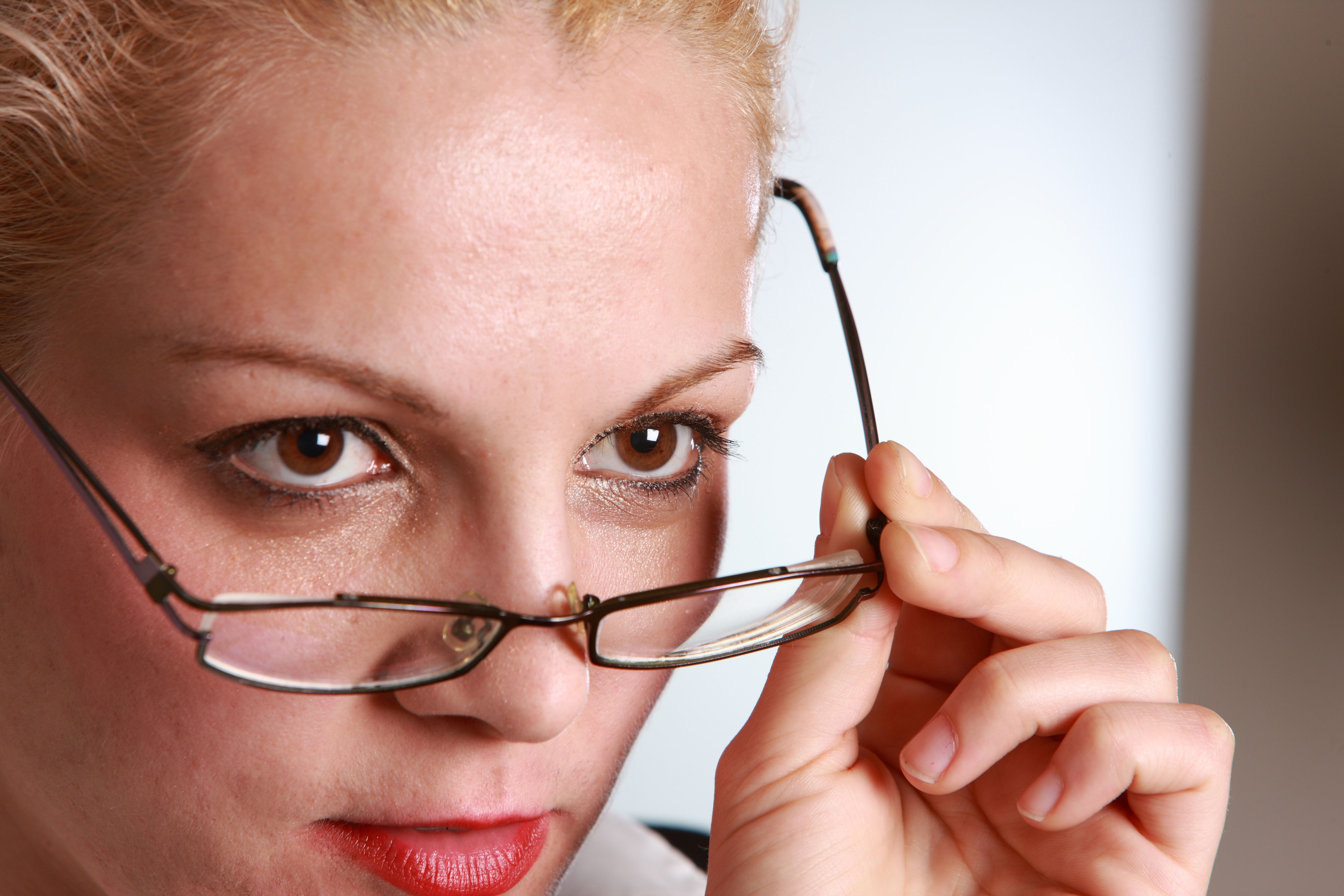 Can You Wear Blue Light Blocking Glasses With Contacts GogglesNMore