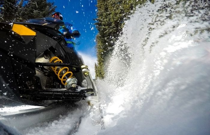 The Top 5 Snowmobile Trails in the United States - GogglesNMore