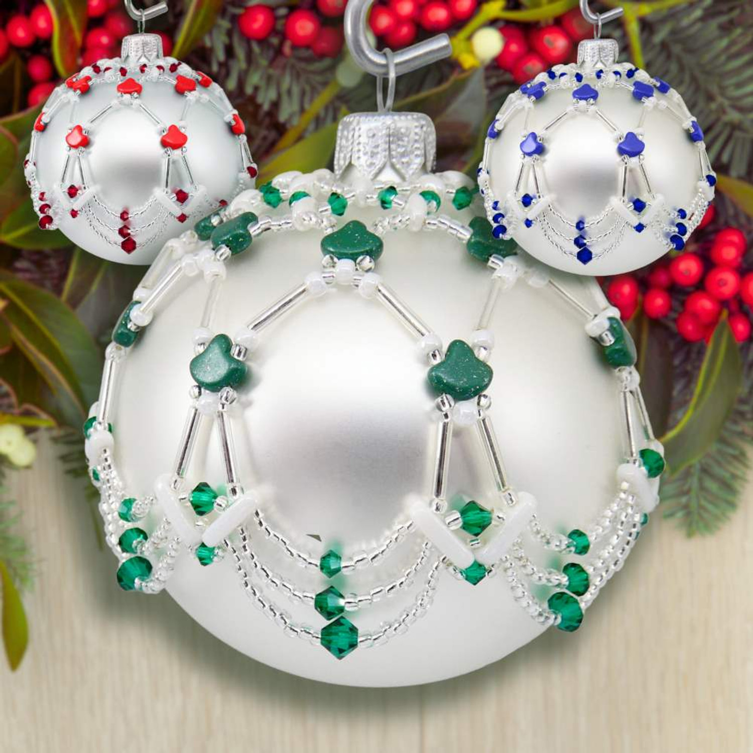 Merry Mistletoe Ornament Cover EUREKA CRYSTAL BEADS