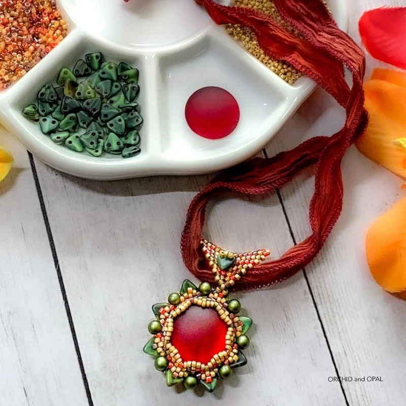 Velvet Queen DIY Beaded Pendant Tutorial | Eureka Crystal Beads