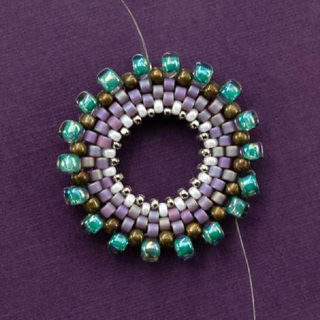 Beginner's Guide to Peyote Stitch | Eureka Crystal Beads