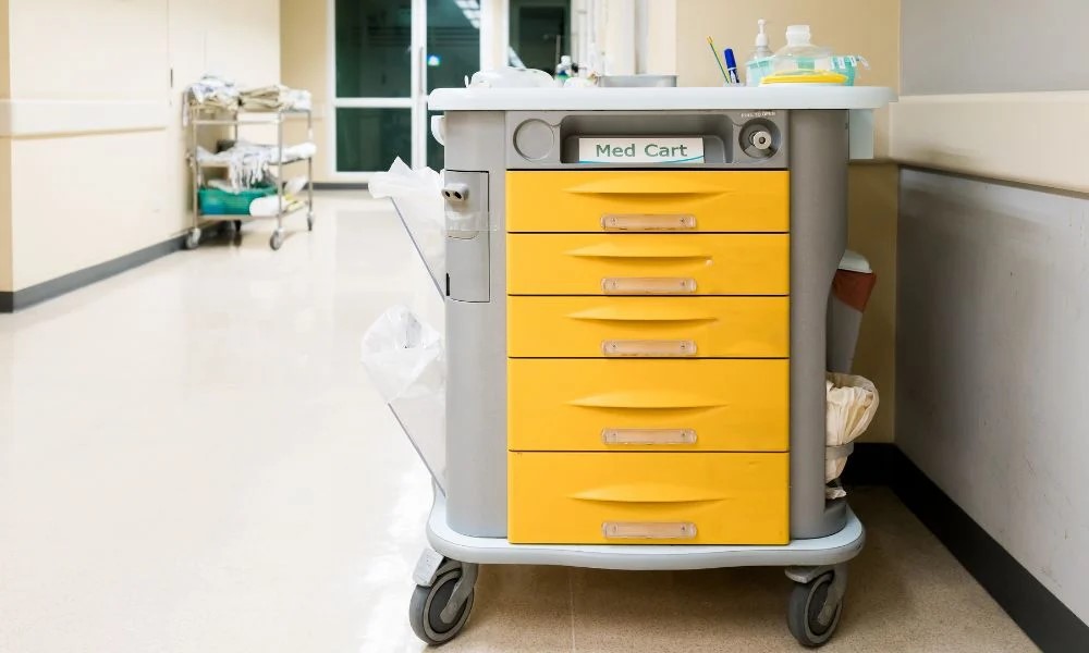 3 Tips for Choosing a Custom Medical Cart - First Products