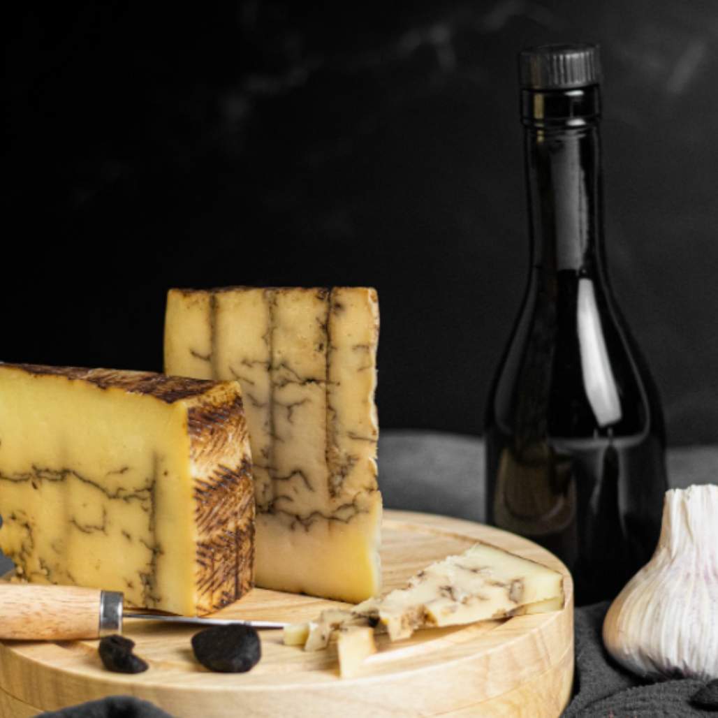 Spanish sheep cheese with black garlic | Le Gourmet Central