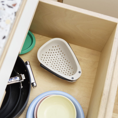 Joseph Joseph Droplet Mini Colander with Folding Handle | Howards ...