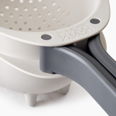 Joseph Joseph Droplet Large Colander with Folding Handle | Howards ...