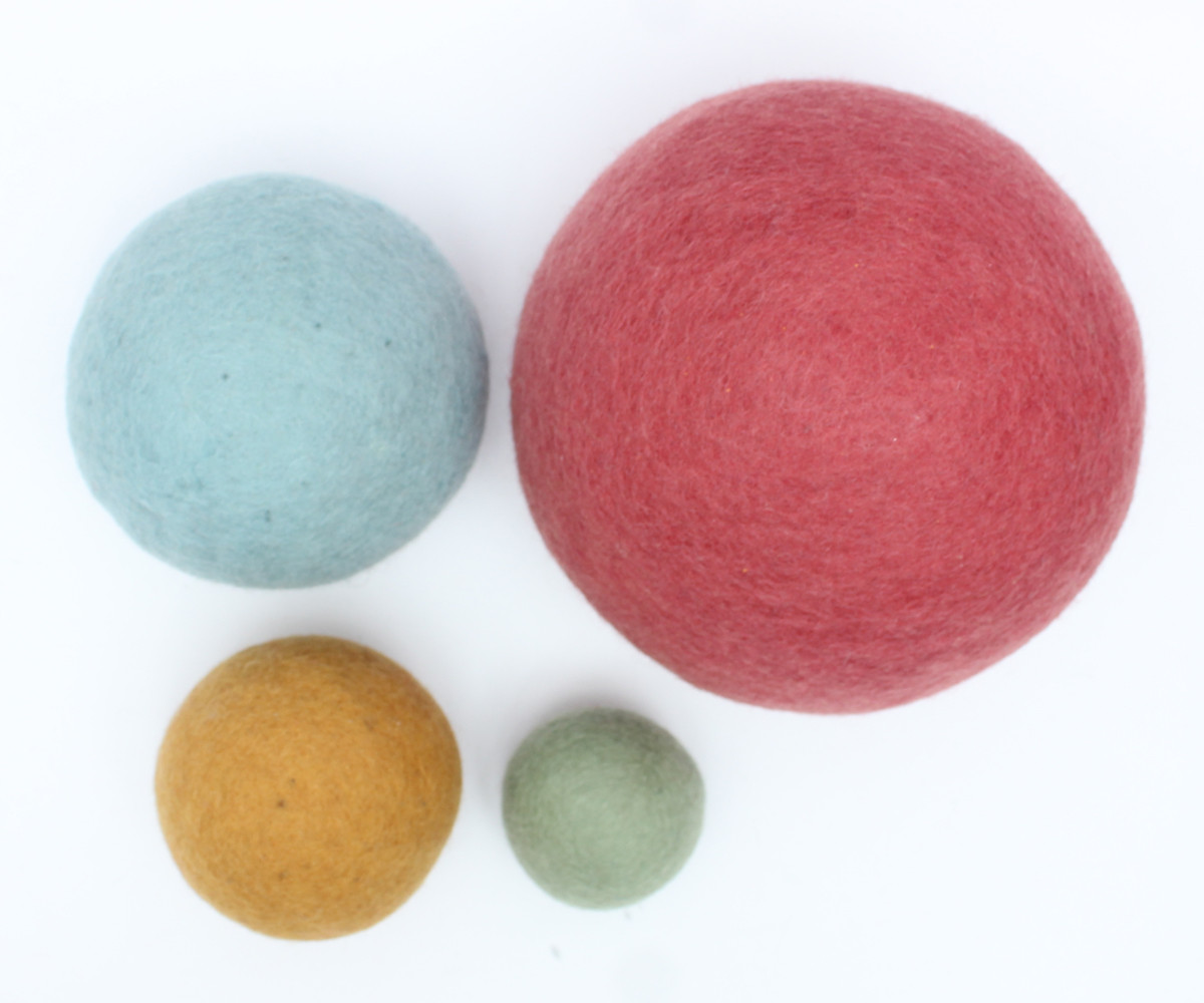 4 Balls Set/Earth - Papoose Toys Pte Ltd
