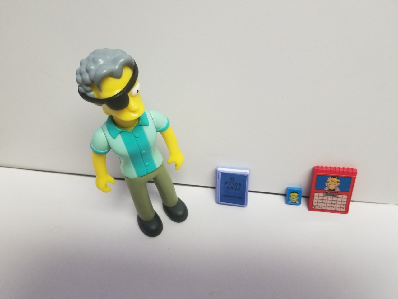 The Simpsons - Handsome Moe Playmates Interactive Figure - Annie ...