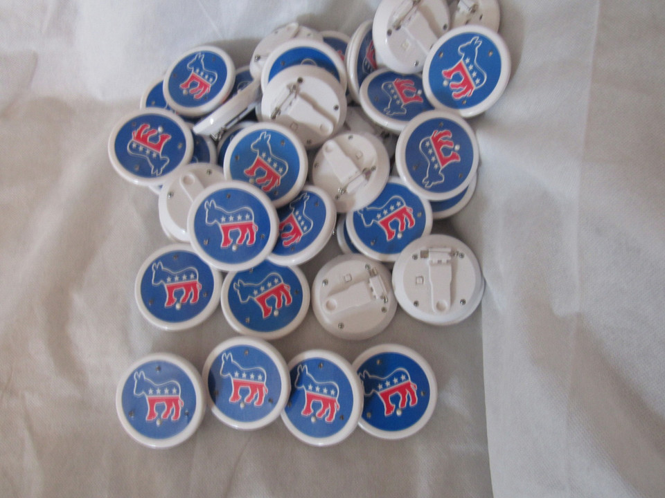 16 Count - RNC Buttons - Annie Rooster's Sally Ann's Antiques ...