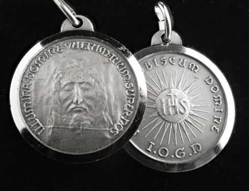 Sisters of Carmel: Medals of Our Lord, Jesus Christ