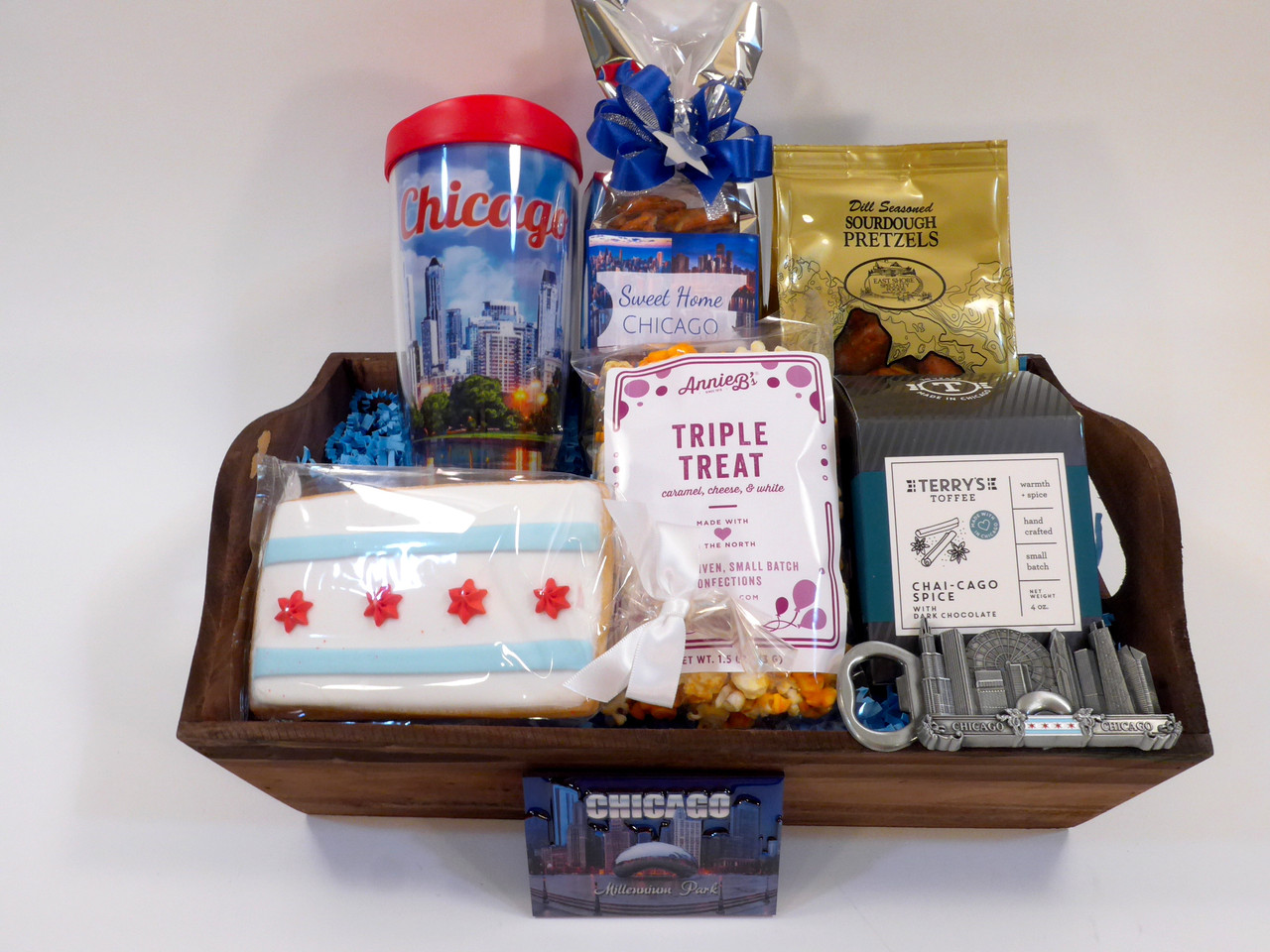 Chicago Style Chicago Gift Basket - Chicago Gifts and Snacks