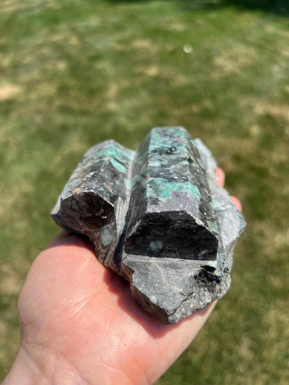 Raw Emerald Specimen - No.6 | New Moon Beginnings