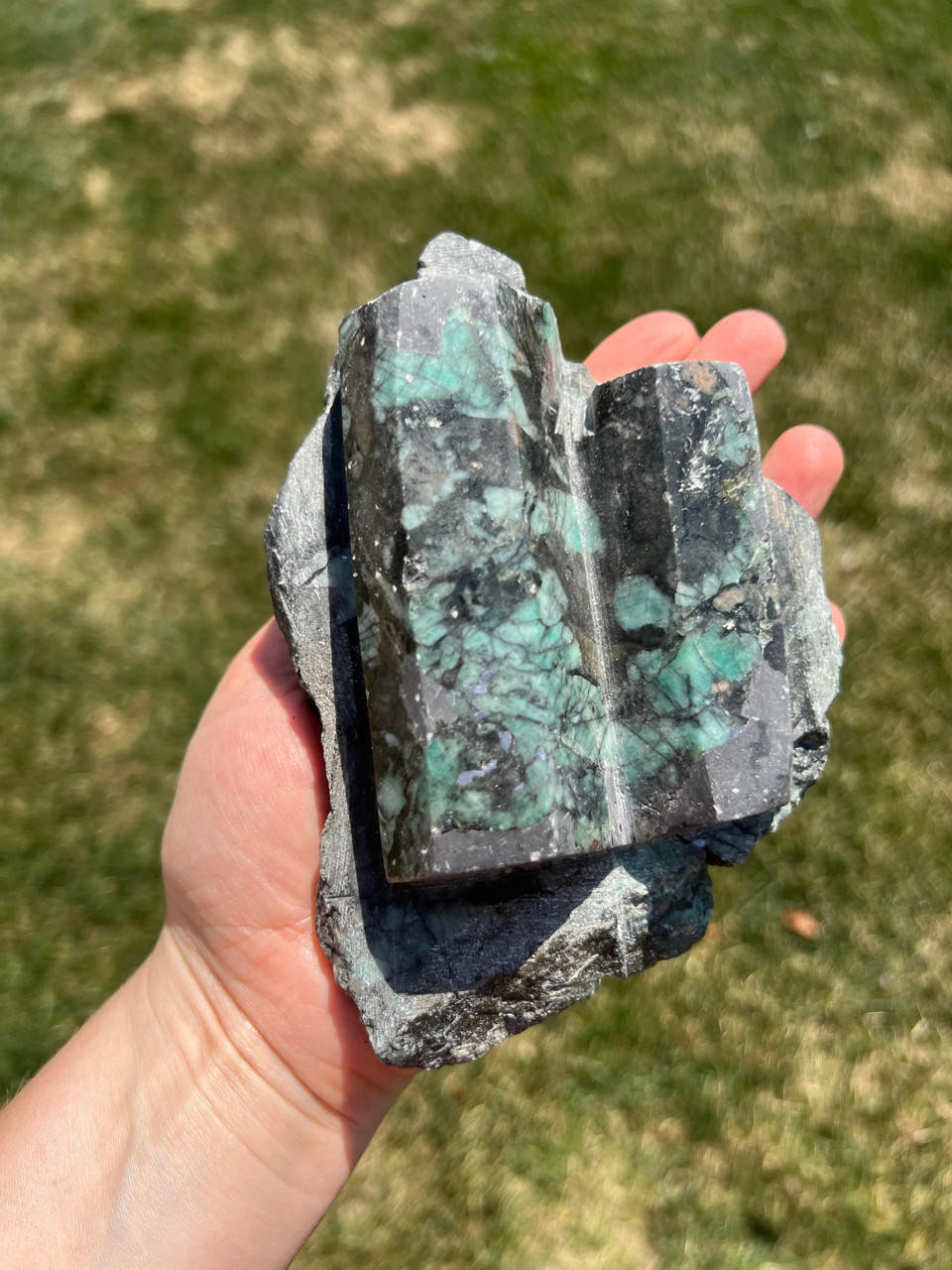 Raw Emerald Specimen - No.6 | New Moon Beginnings