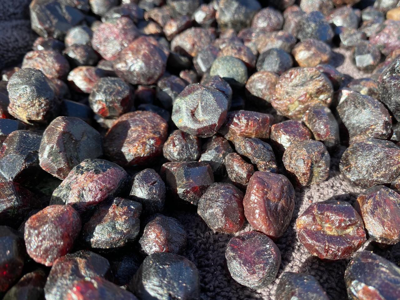 Raw Garnet Stone | New Moon Beginnings