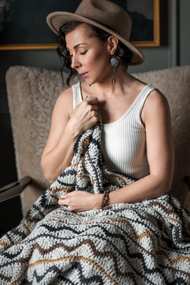 Squiggles Crochet Baby Blanket Pattern