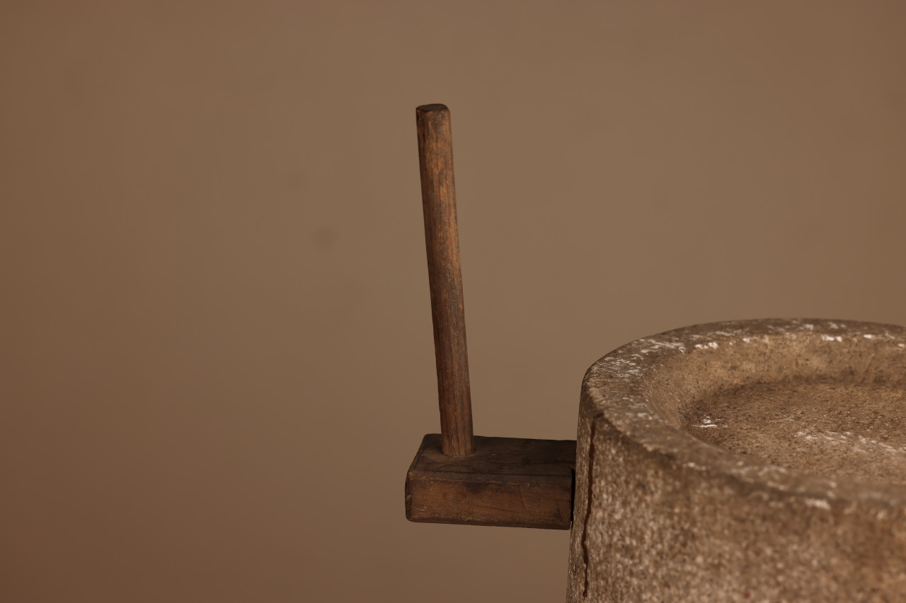 Vintage Japanese Stone Mill Grinder (22S-32)