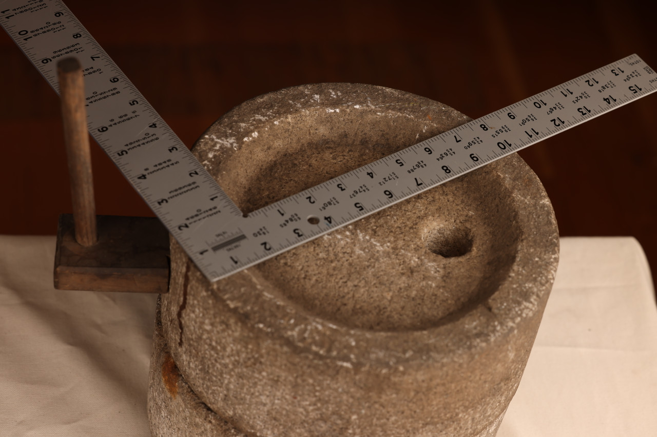 Vintage Japanese Stone Mill Grinder (22S-32)
