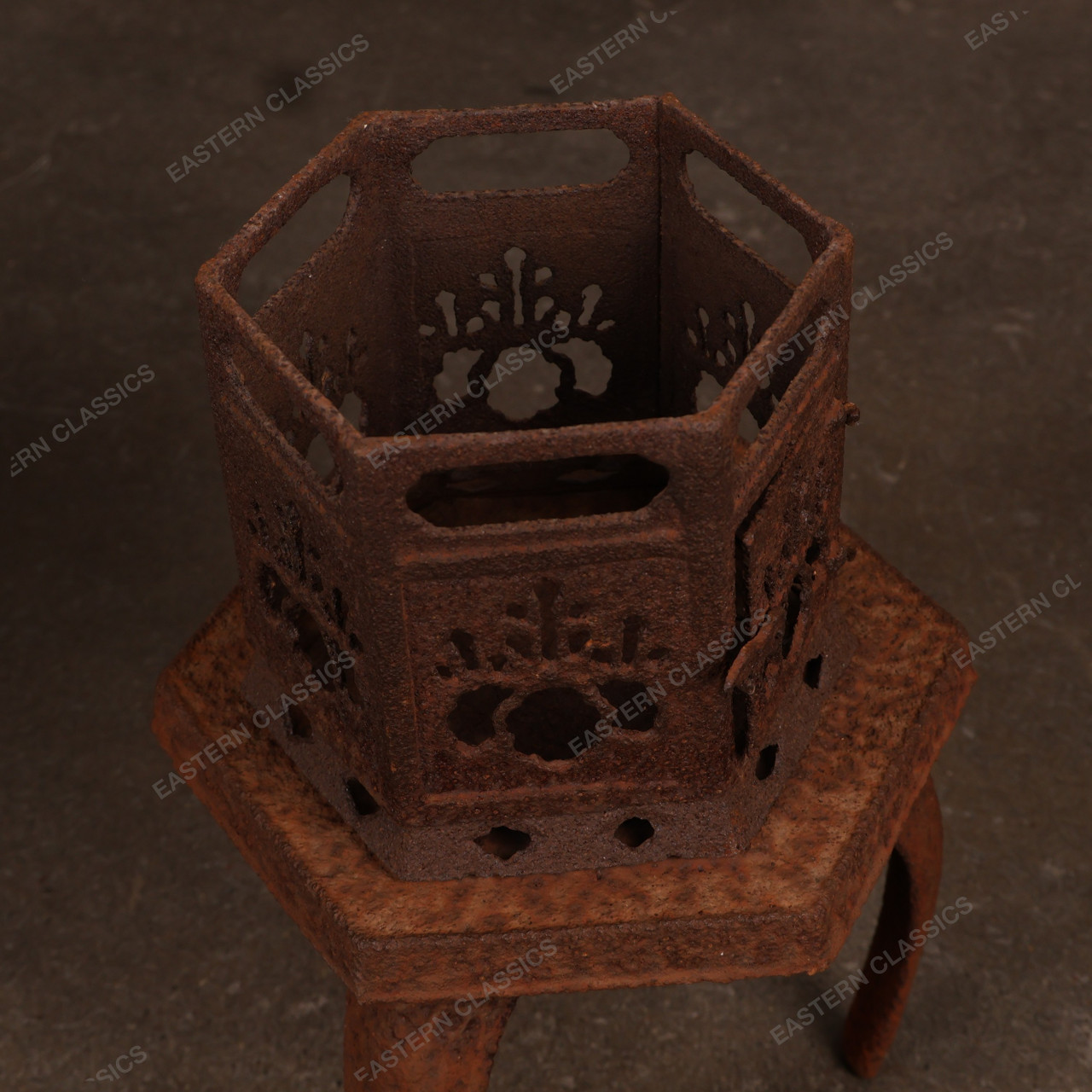 Vintage Japanese Toro — Iron, 1940, Showa Era (SKU: 25S-695-2 ...