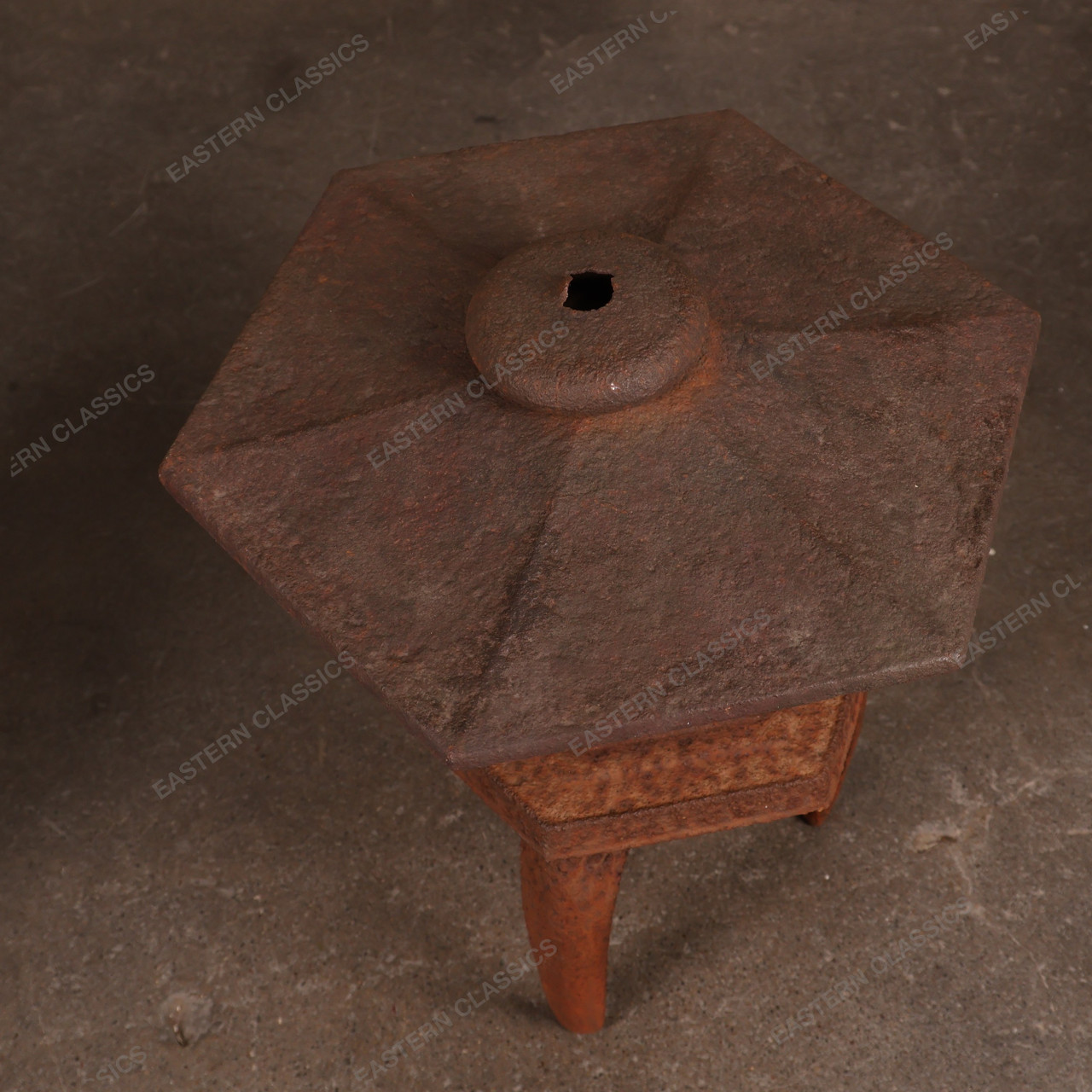 Vintage Japanese Toro — Iron, 1940, Showa Era (SKU: 25S-695-2 ...