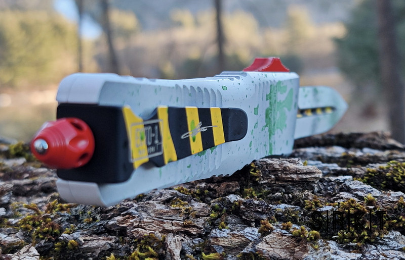 Microtech Slime White Ghost Busters Signature Series Combat Troodon OTF ...