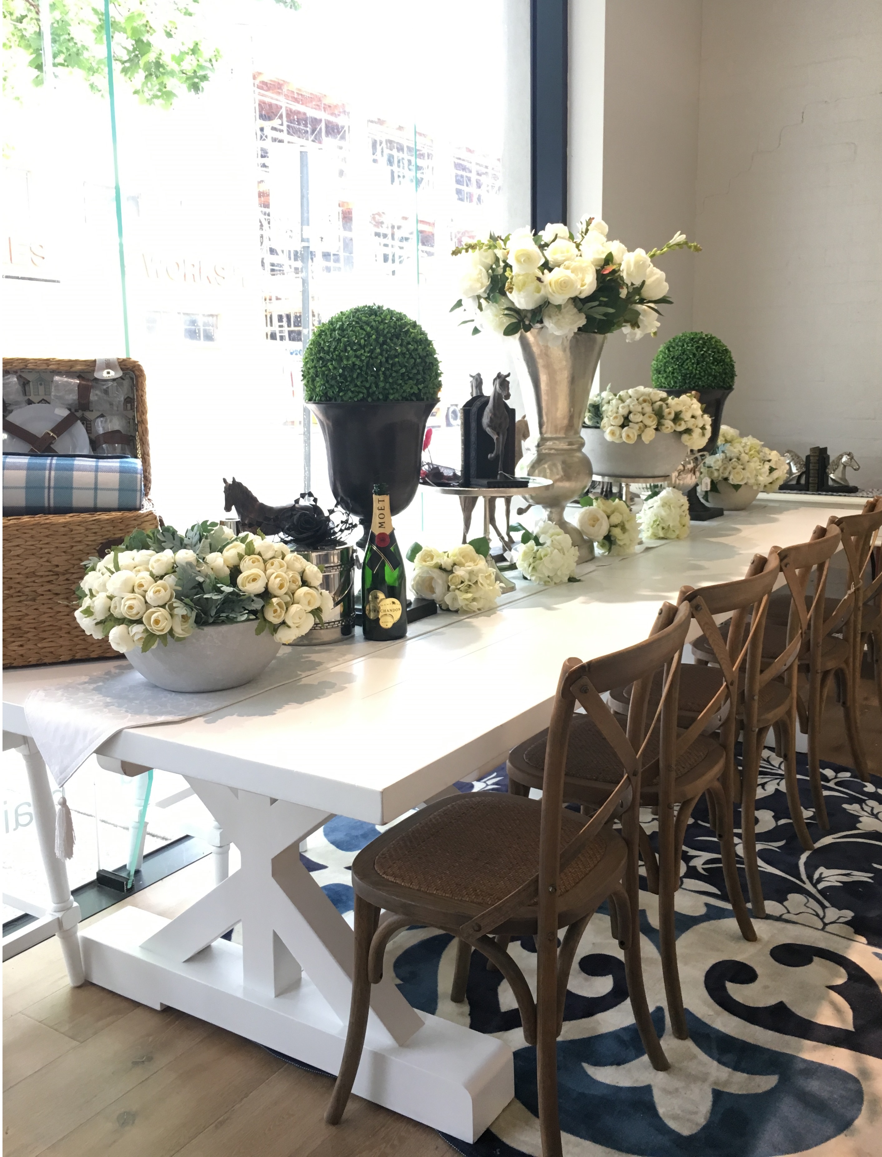 How to select the perfect Dining Table - Maison Living