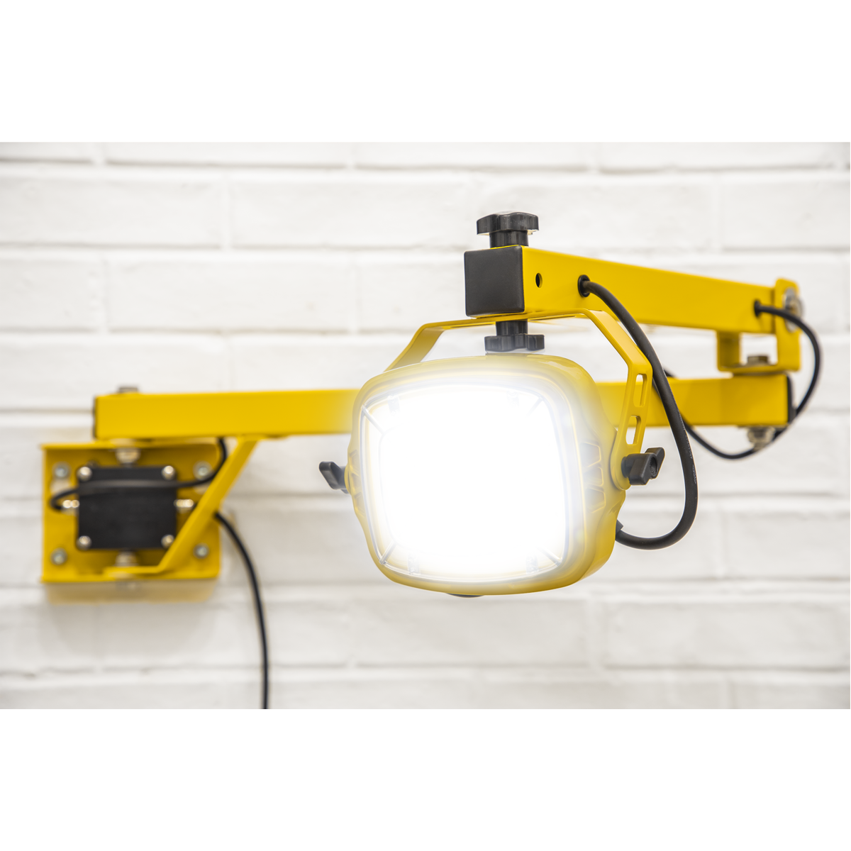 Sealey Loading Bay Floodlight 30W SMD LED LED30WDL | toolforce.ie
