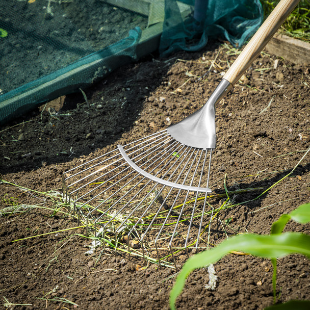 Sealey Lawn Rake with Long Ash Handle & Stainless Steel Tines GTWH010 ...